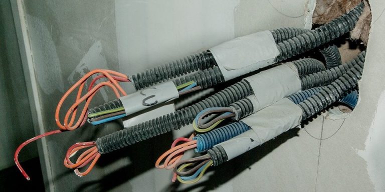 Asbestos in Electrical Wiring | Electrician Asbestos Exposure Risks