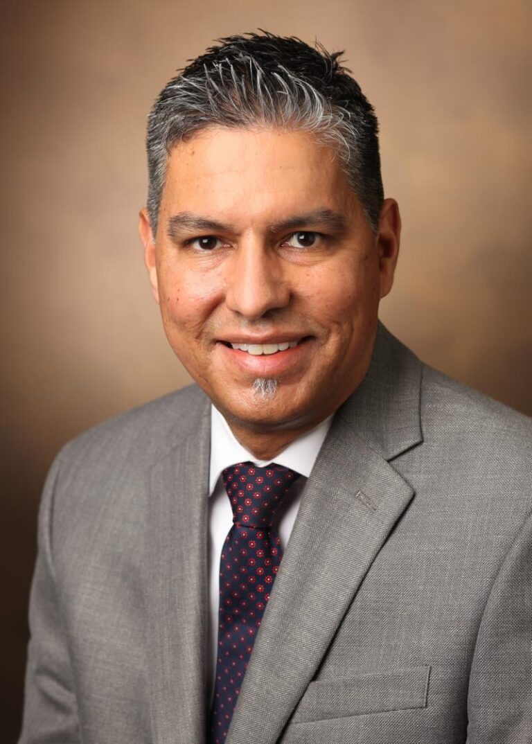 Robert Ramirez, DO | Oncologist, Thoracic Cancers, Lung